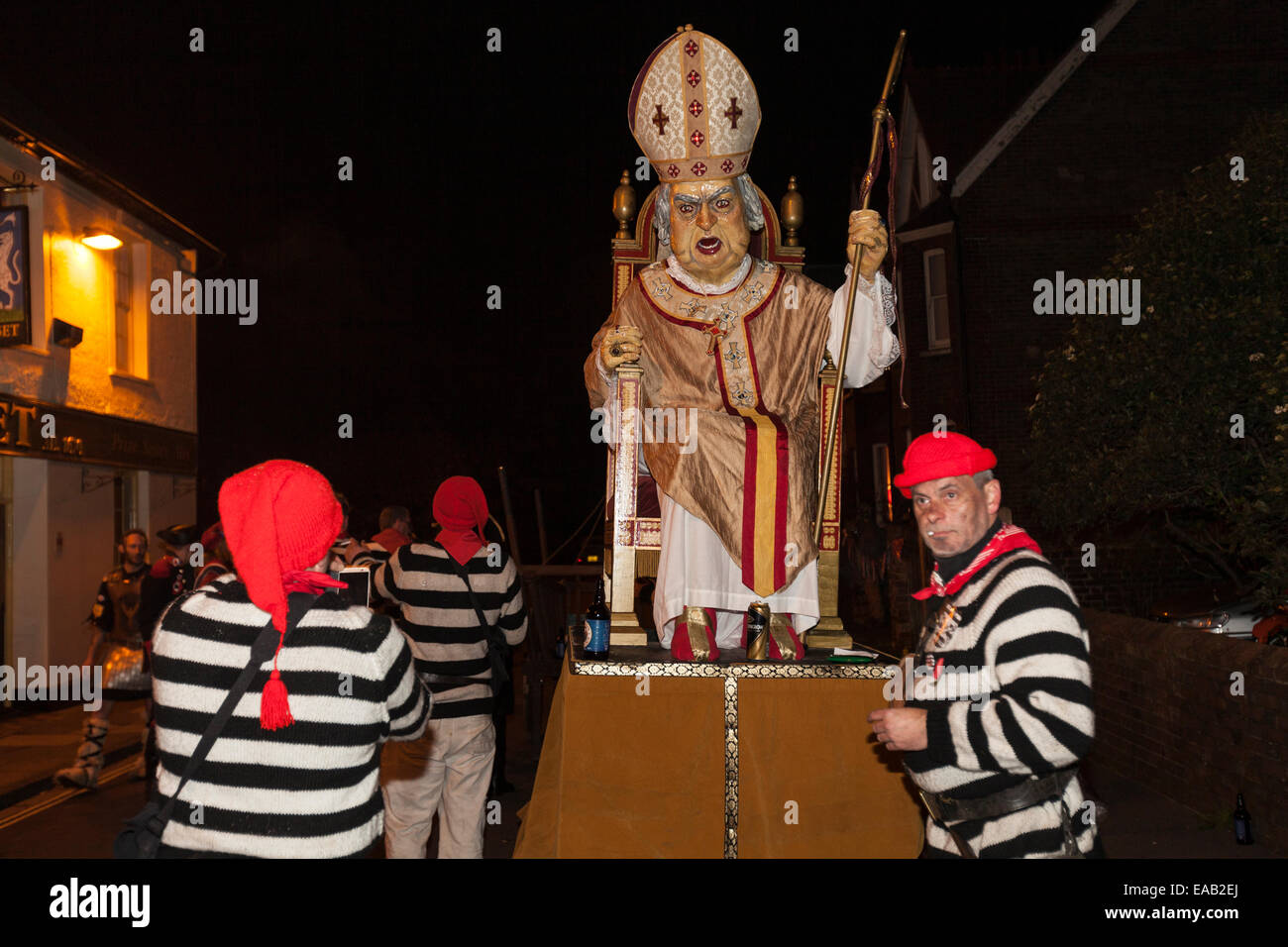 Effigy pope paraded through streets hi-res stock photography and images ...