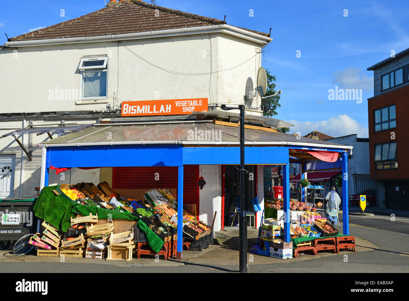 Small vegetable shop hi-res stock photography and images - Alamy