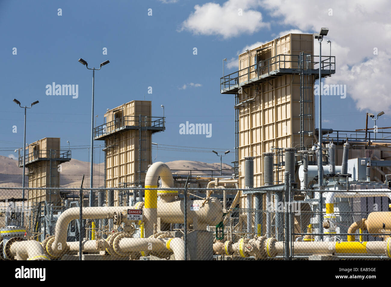 A combined oil and gas plant in the Midway Sunset oilfield in Taft ...