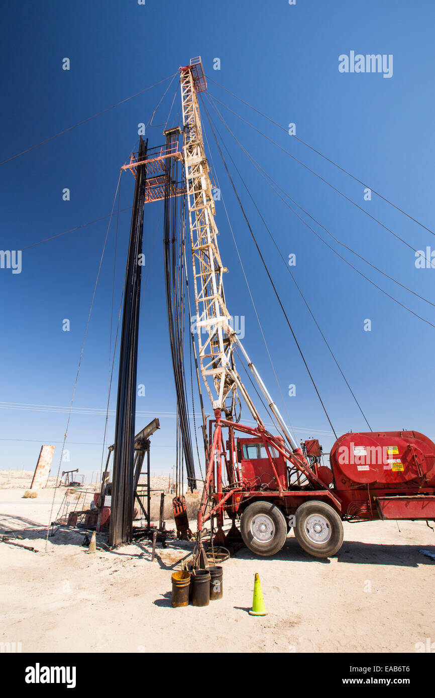 Kern river oil field hi-res stock photography and images - Alamy