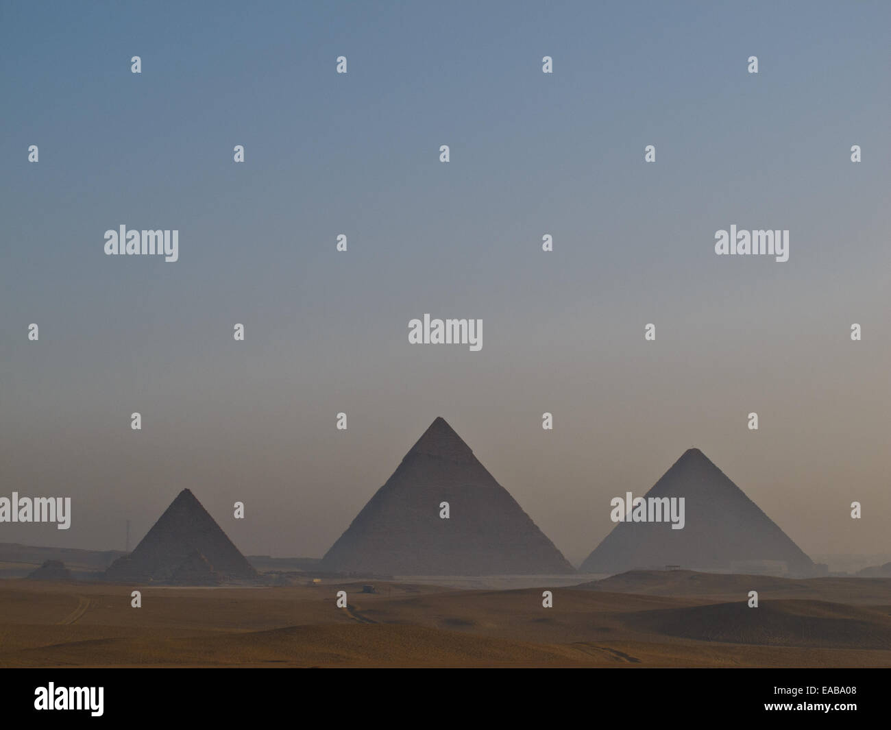 Great pyramid of giza historical hi-res stock photography and images ...
