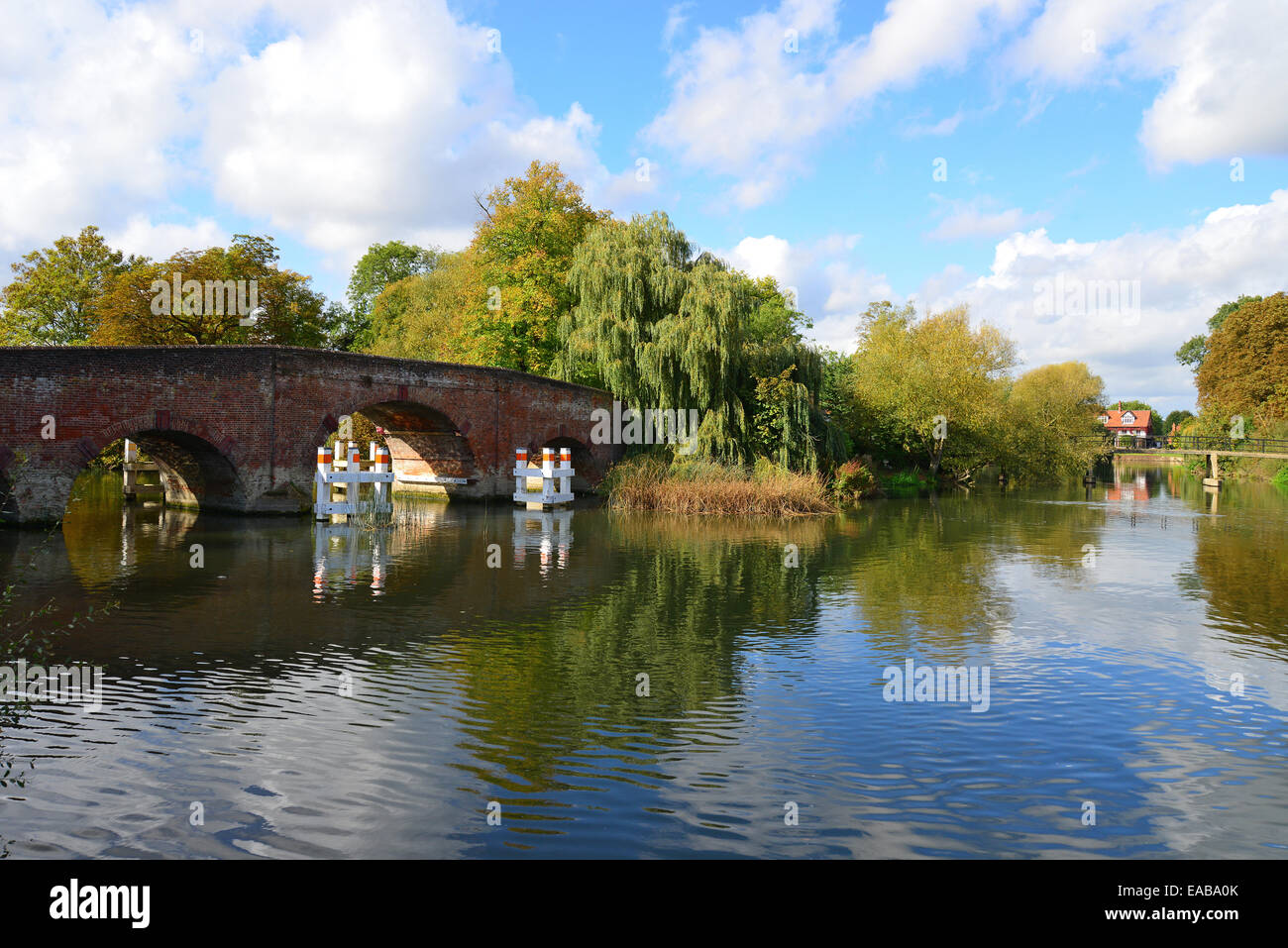 18th century Sonning Bridge over River Thames, Sonning-On-Thames ...