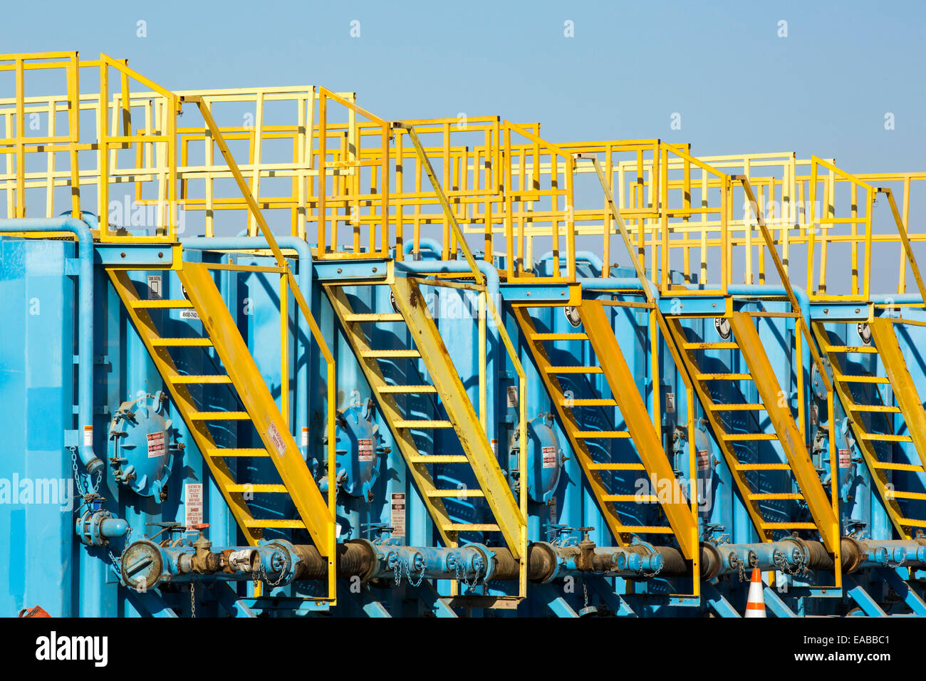 Oil and gas infrastructure hi-res stock photography and images - Alamy