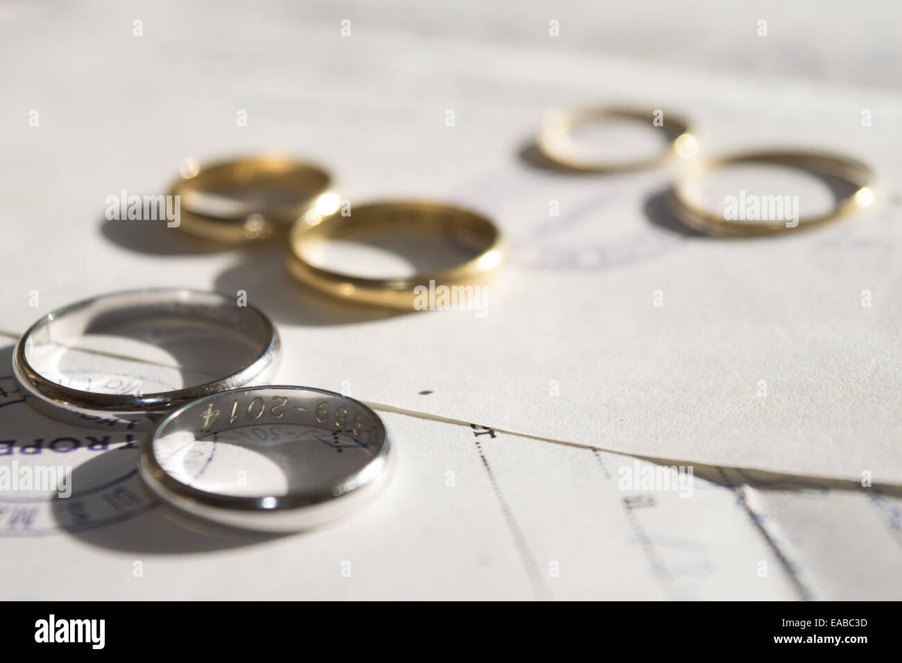 Silver wedding ring hi-res stock photography and images - Alamy