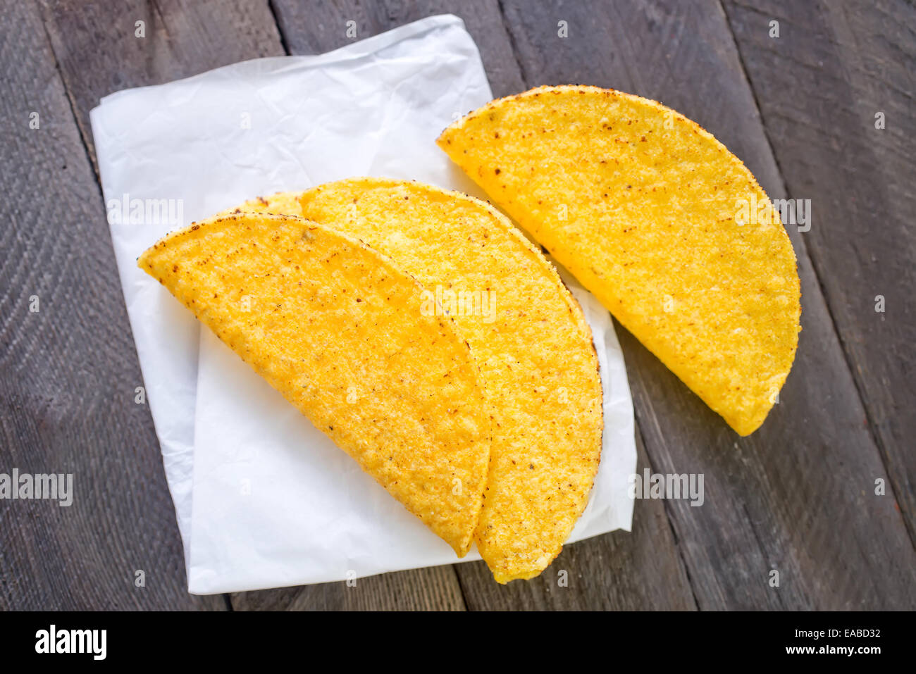 Yellow corn taco shells hi-res stock photography and images - Alamy