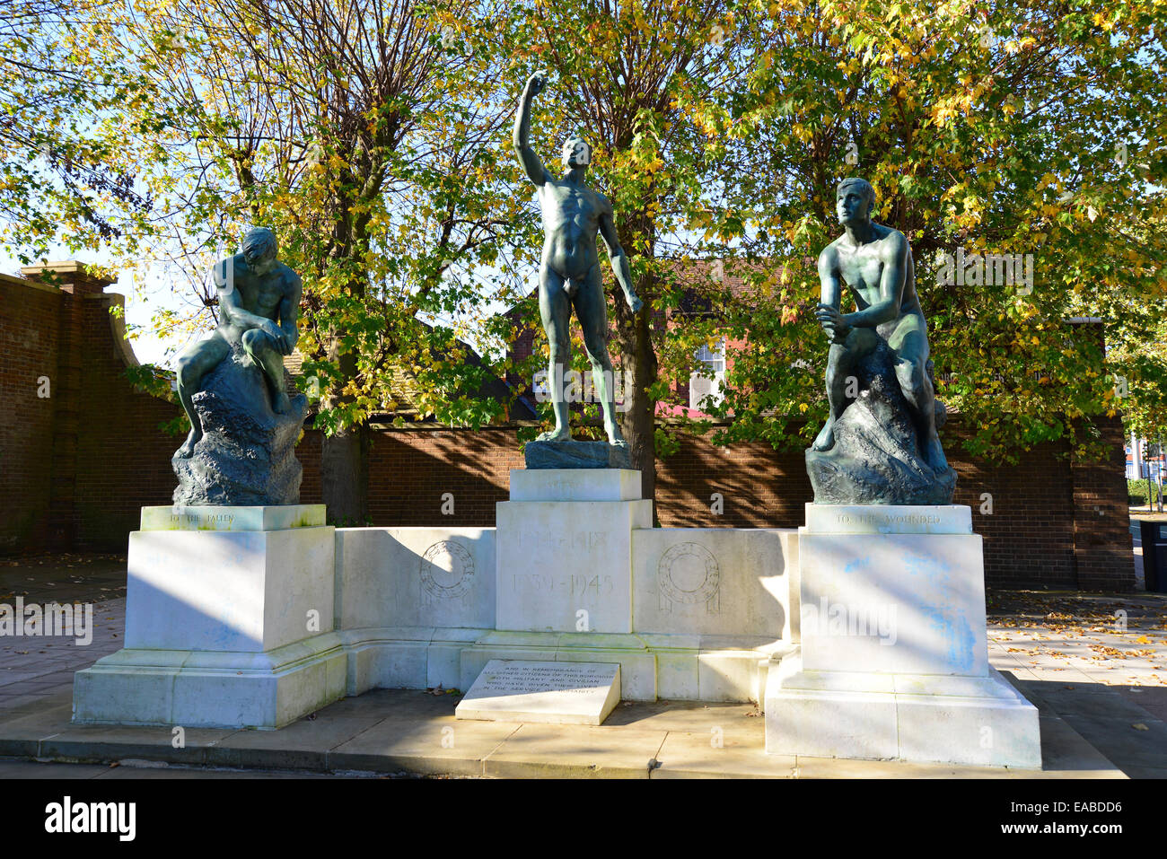 World War Memorial, The Parade, Watford, Hertfordshire, England, United ...