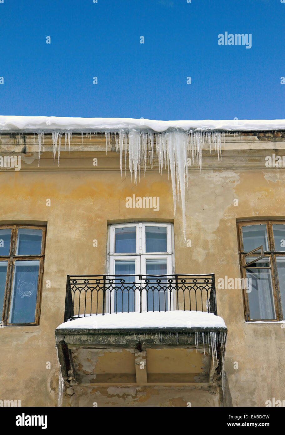 Icicle and windows hi-res stock photography and images - Alamy