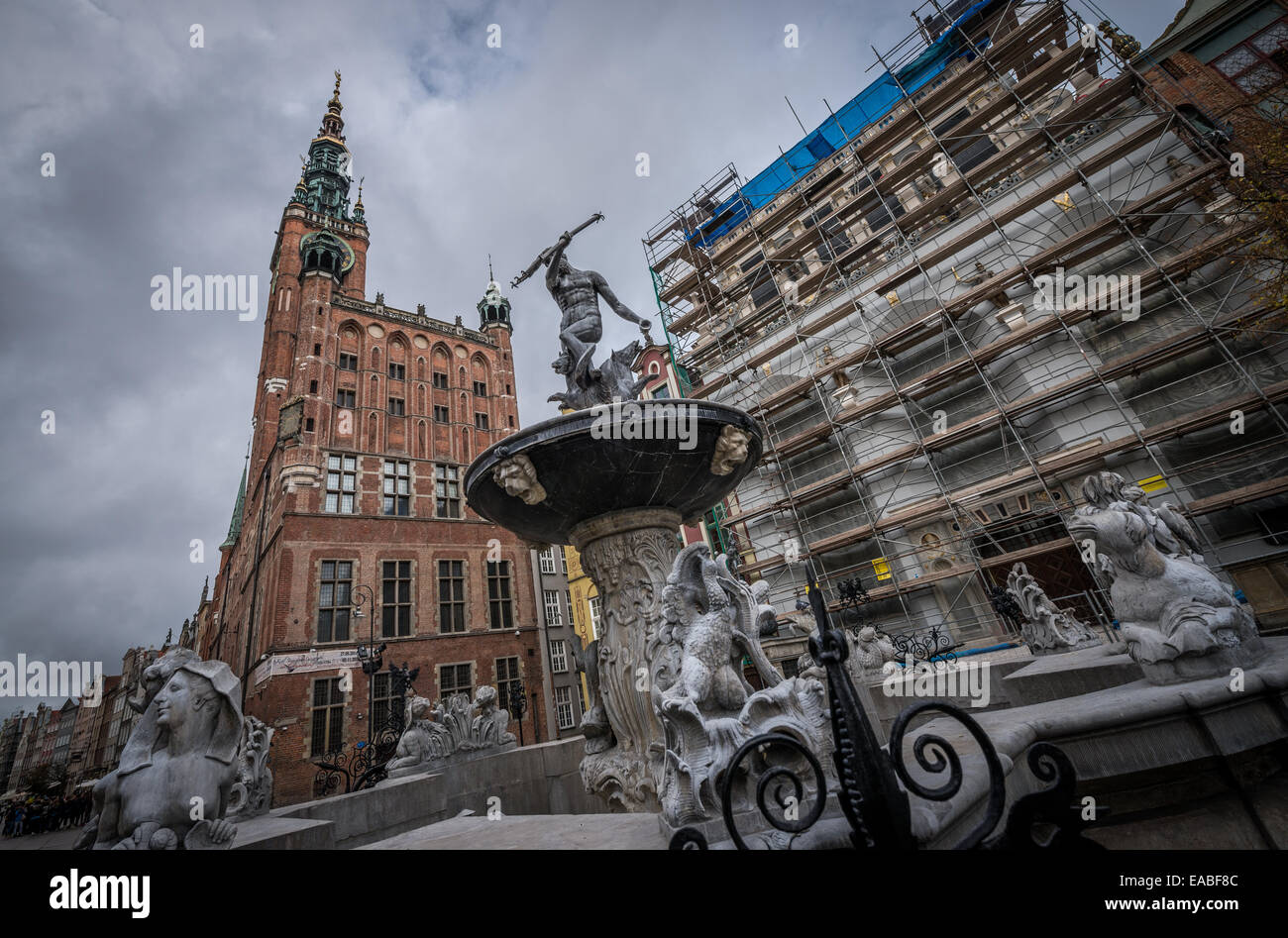 Neptune Fountain and Main Town Hall building on famous Dlugi Targ ...