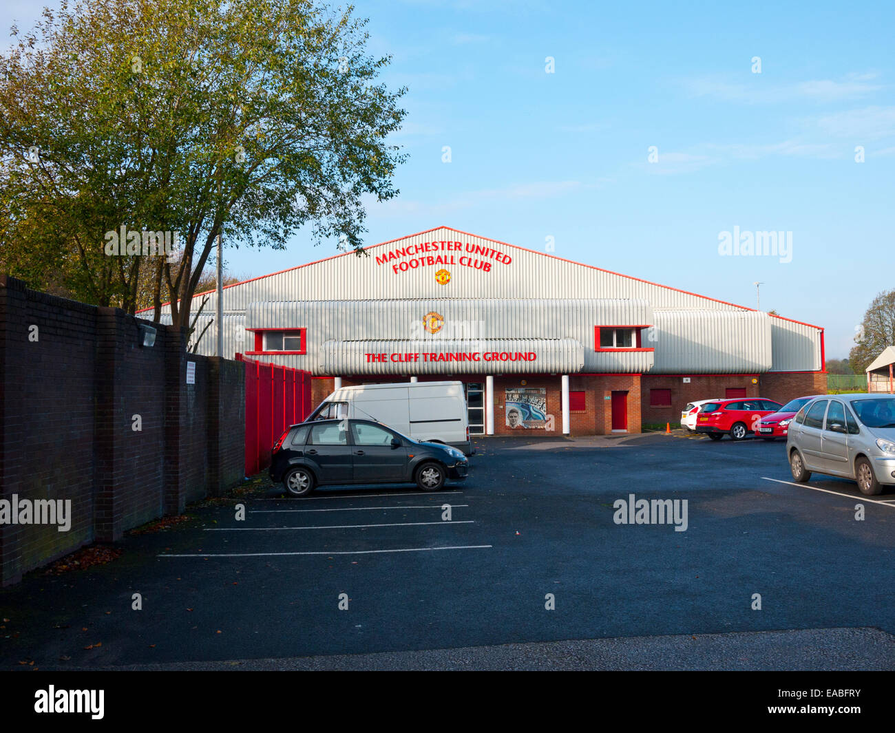 Manchester united training ground cliff hi-res stock photography and ...