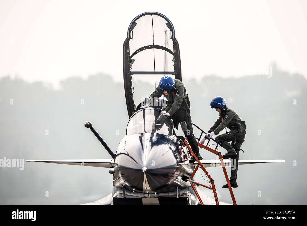 Zhuhai, Guangdong, China. 11th Nov, 2014. Chinese first five female ...