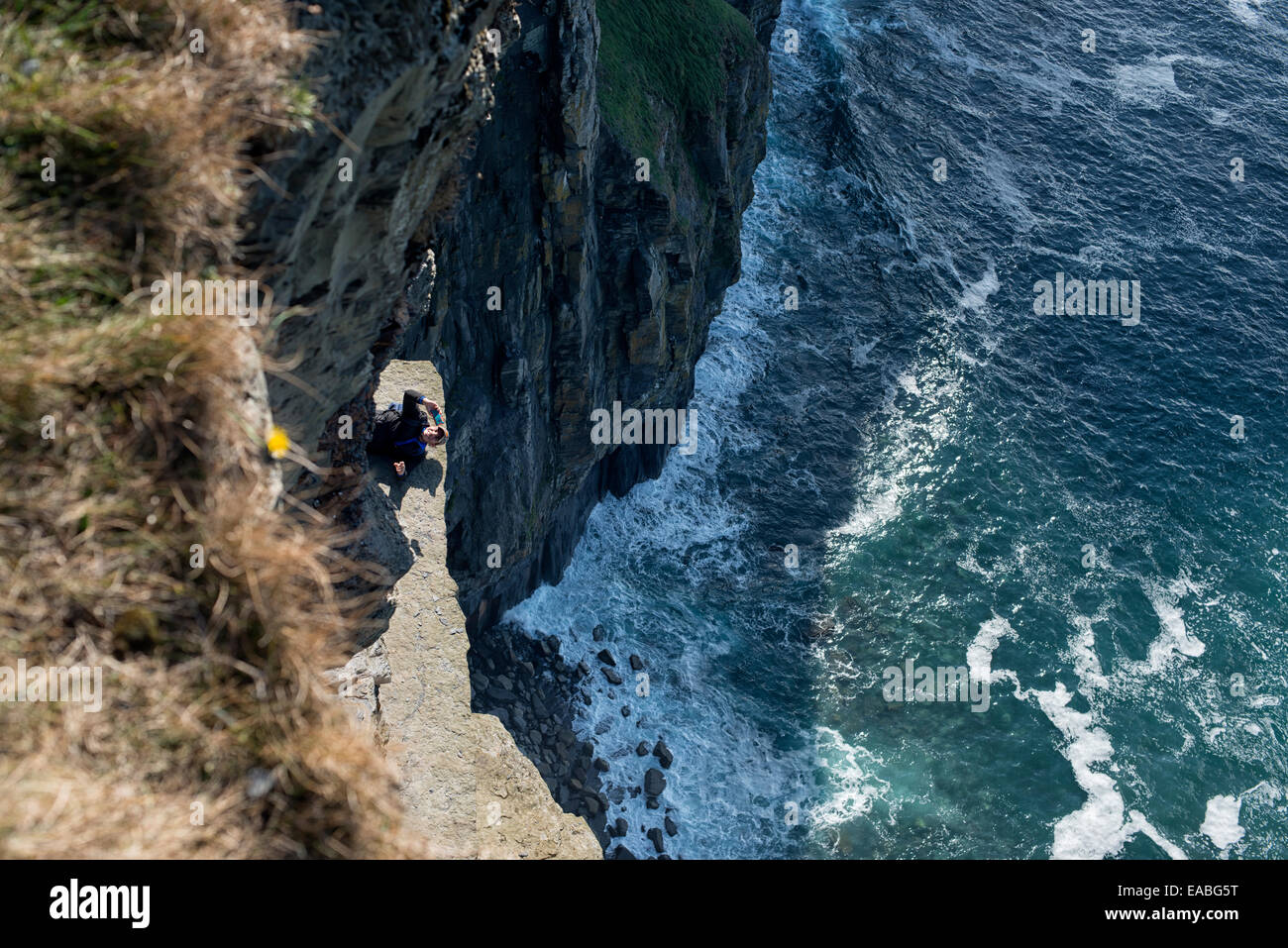 Tacking pictures hi-res stock photography and images - Alamy