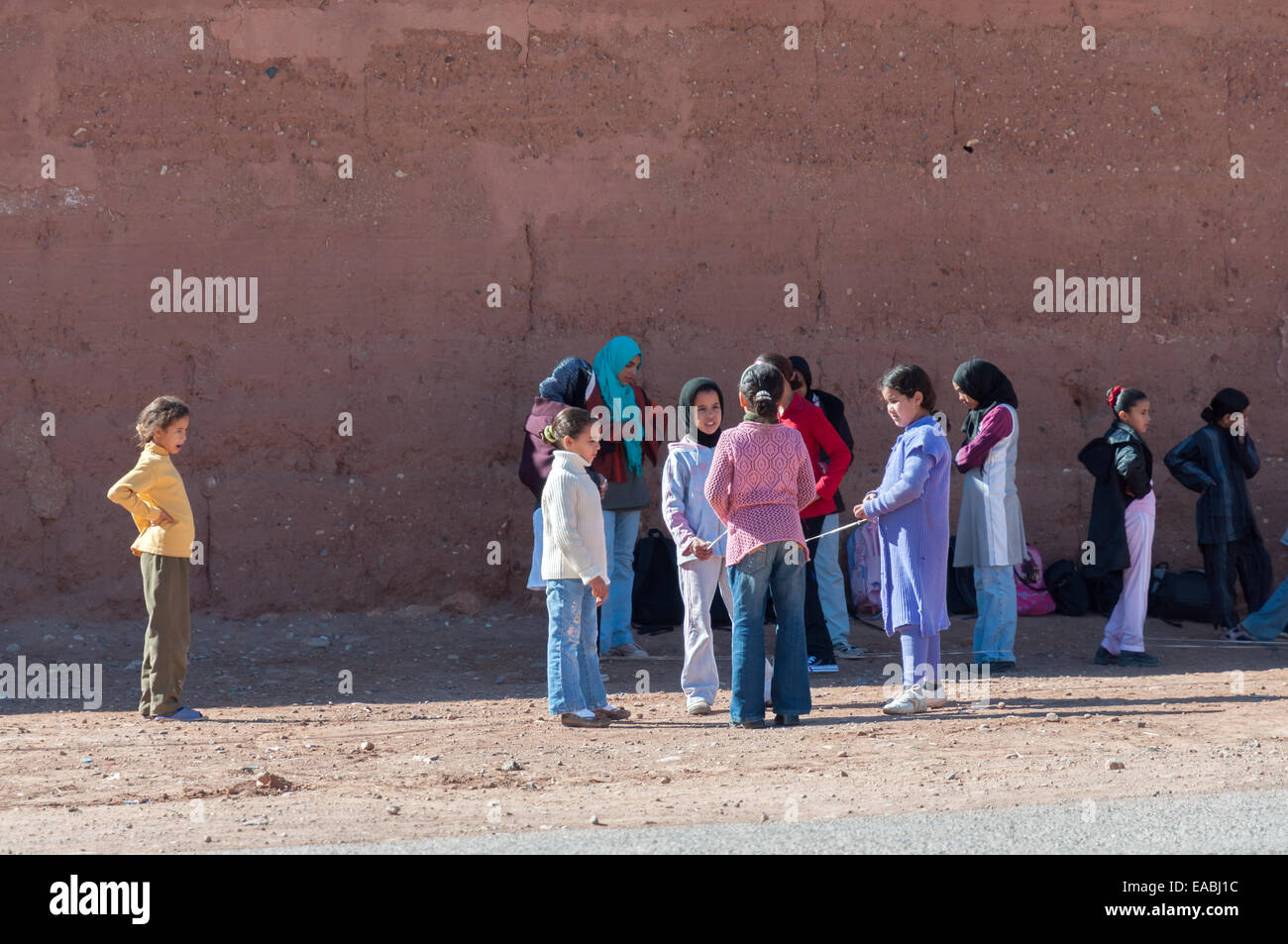 Morocco moroccan school children hi-res stock photography and images ...