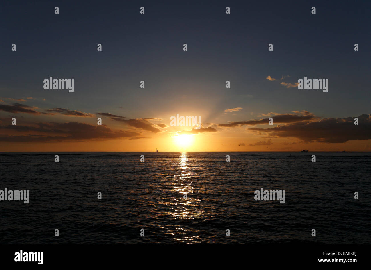 Hawaii sunset november not sunrise hi-res stock photography and images ...