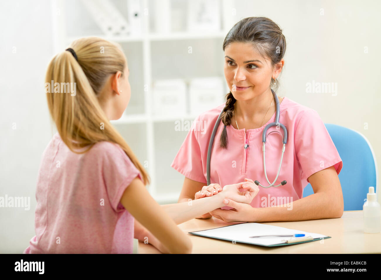 Child talking doctor hi-res stock photography and images - Alamy