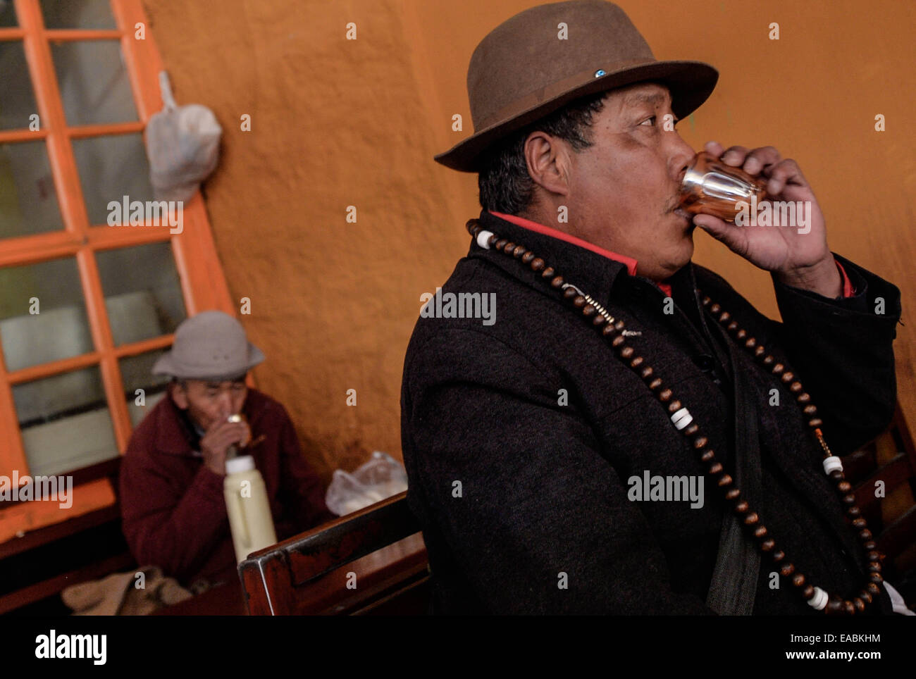 Lhasa, China's Tibet Autonomous Region. 11th Nov, 2014. Customers drink ...
