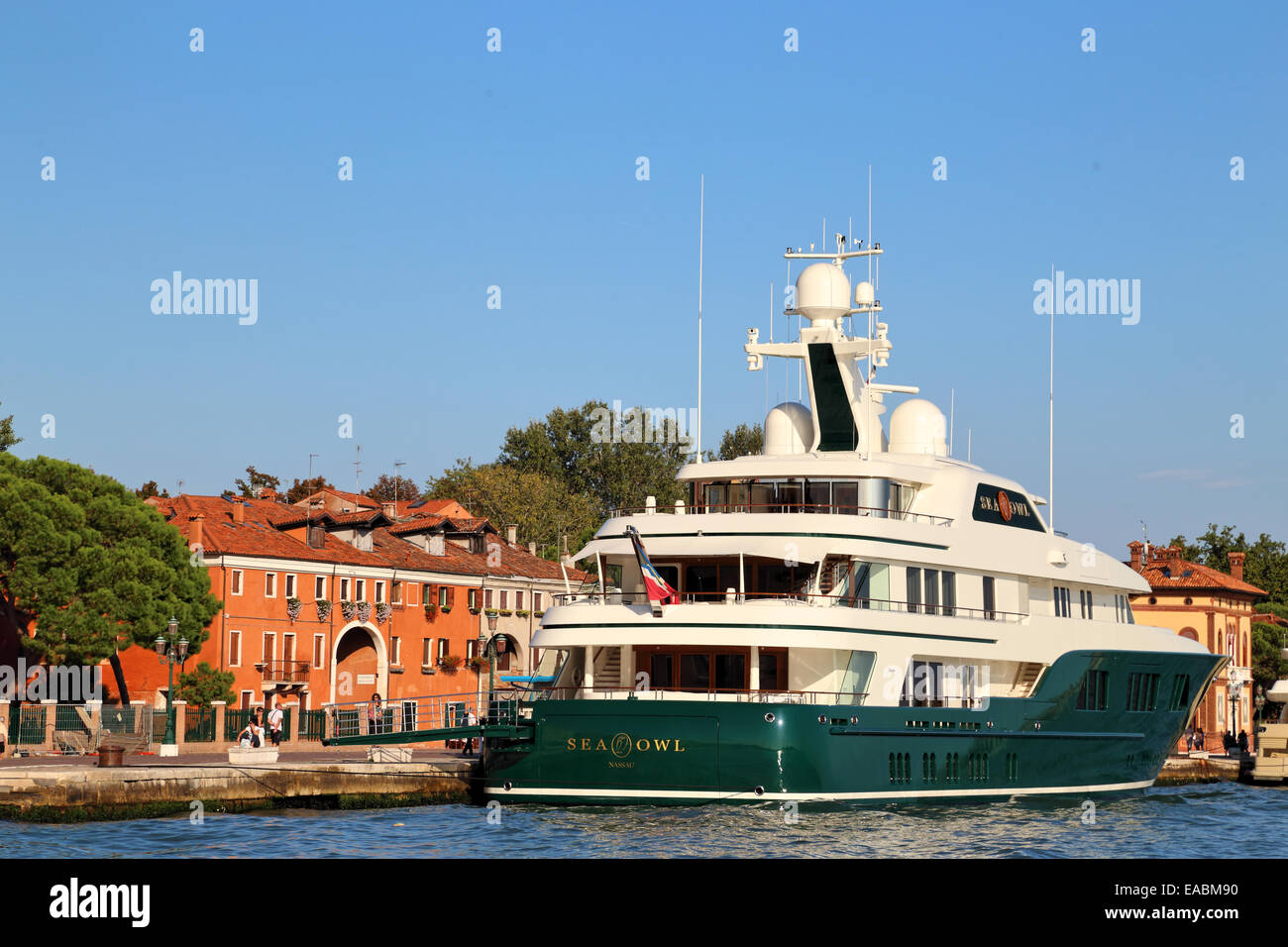 Robert Mercer Yacht