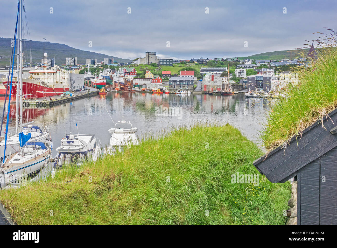 Grass covered building hi-res stock photography and images - Alamy