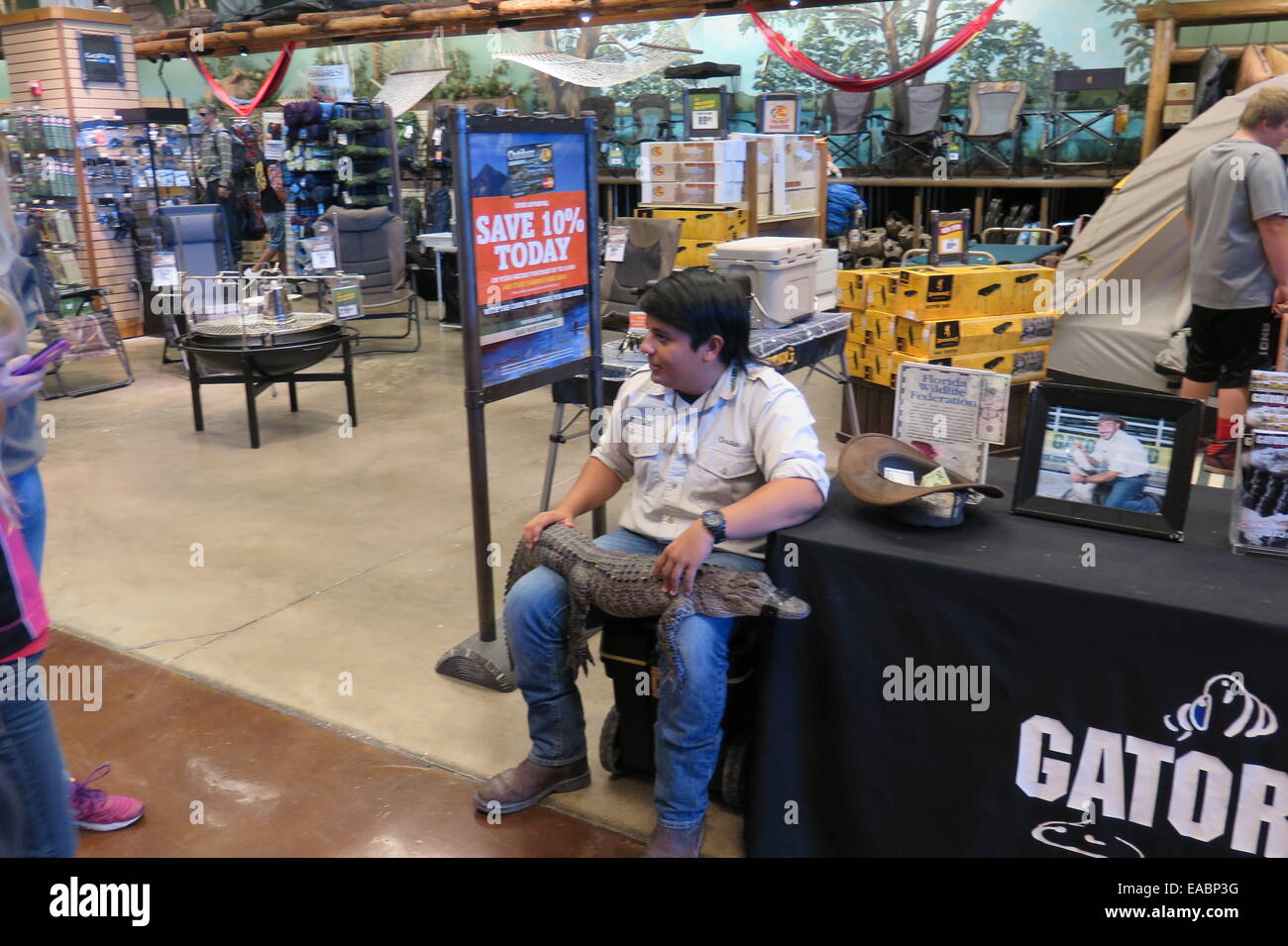 Bass Pro Shop Outdoor World USA Stock Photo - Alamy