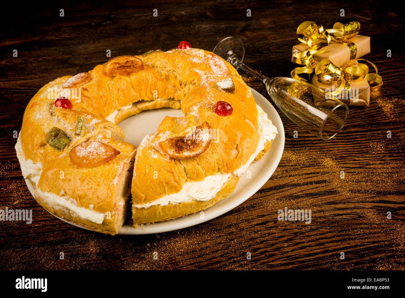 Roscon de Reyes, traditional Spanish Epiphany cake Stock Photo - Alamy