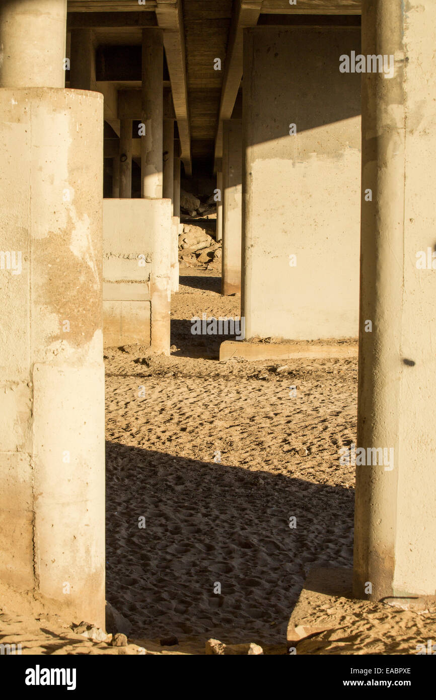 Dried out land in drought hi-res stock photography and images - Alamy