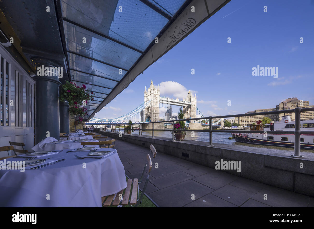London restaurant view hi-res stock photography and images - Alamy