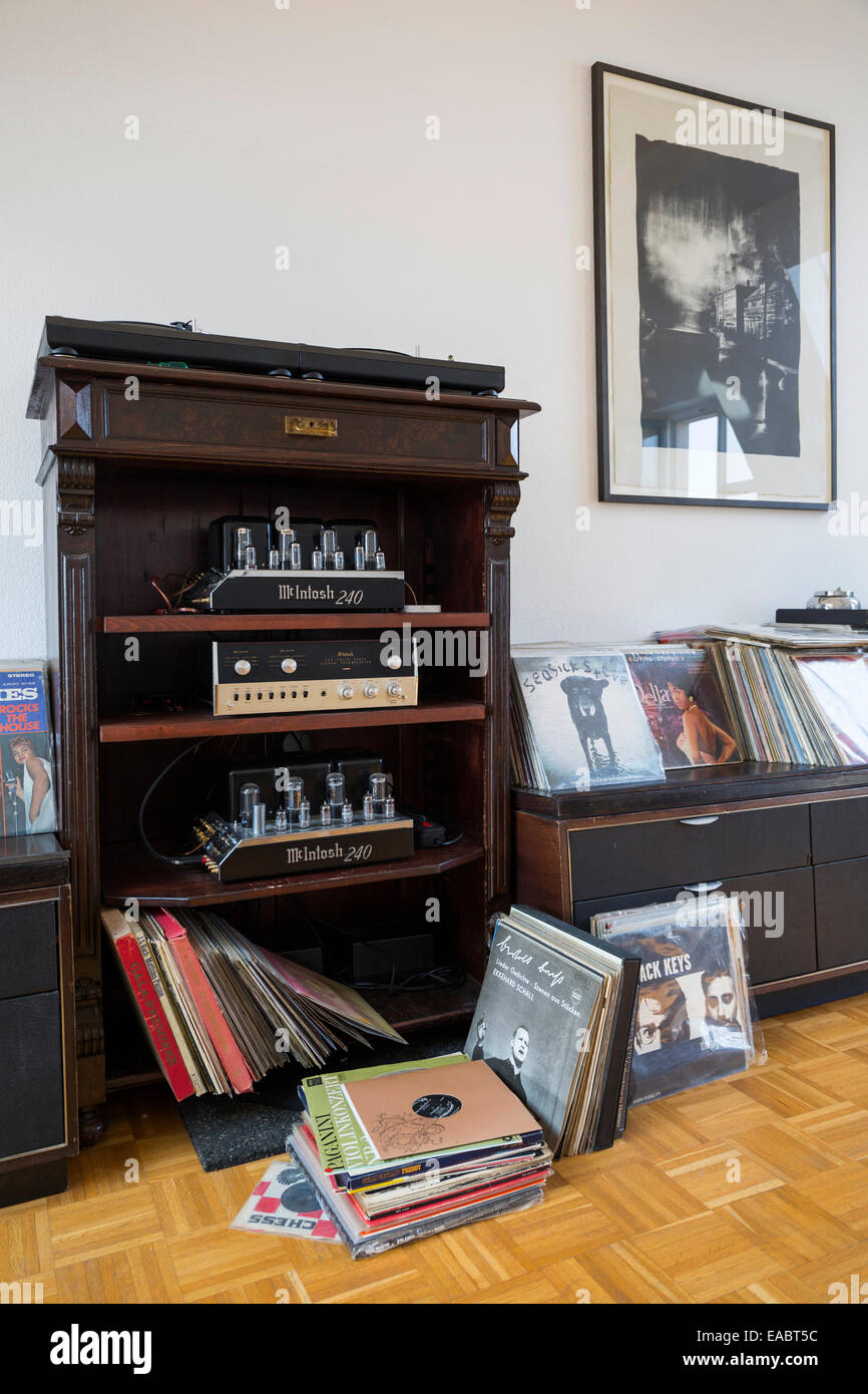 Amplifier in a penthouse flat Stock Photo - Alamy