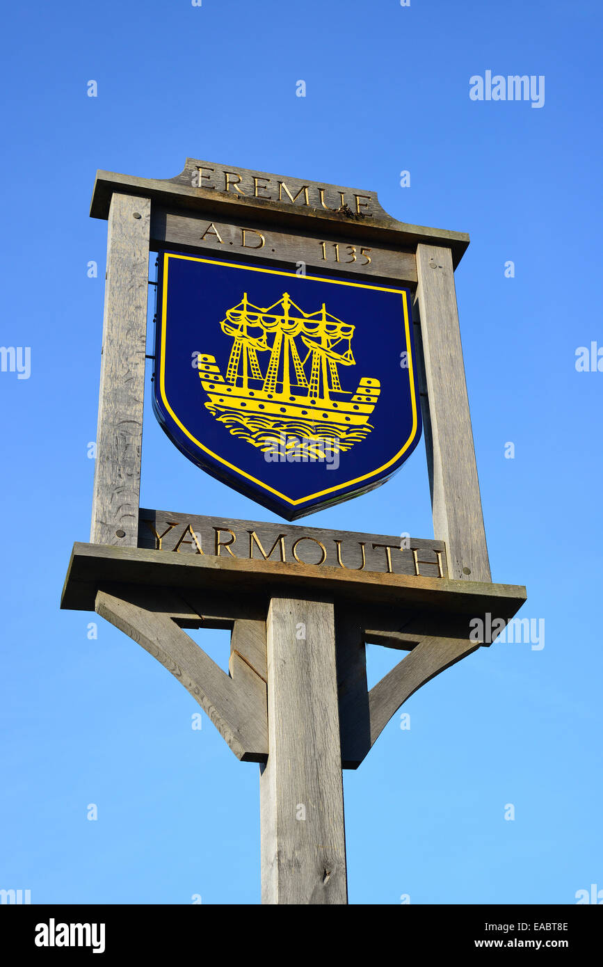 Wooden sign signs hi-res stock photography and images - Alamy
