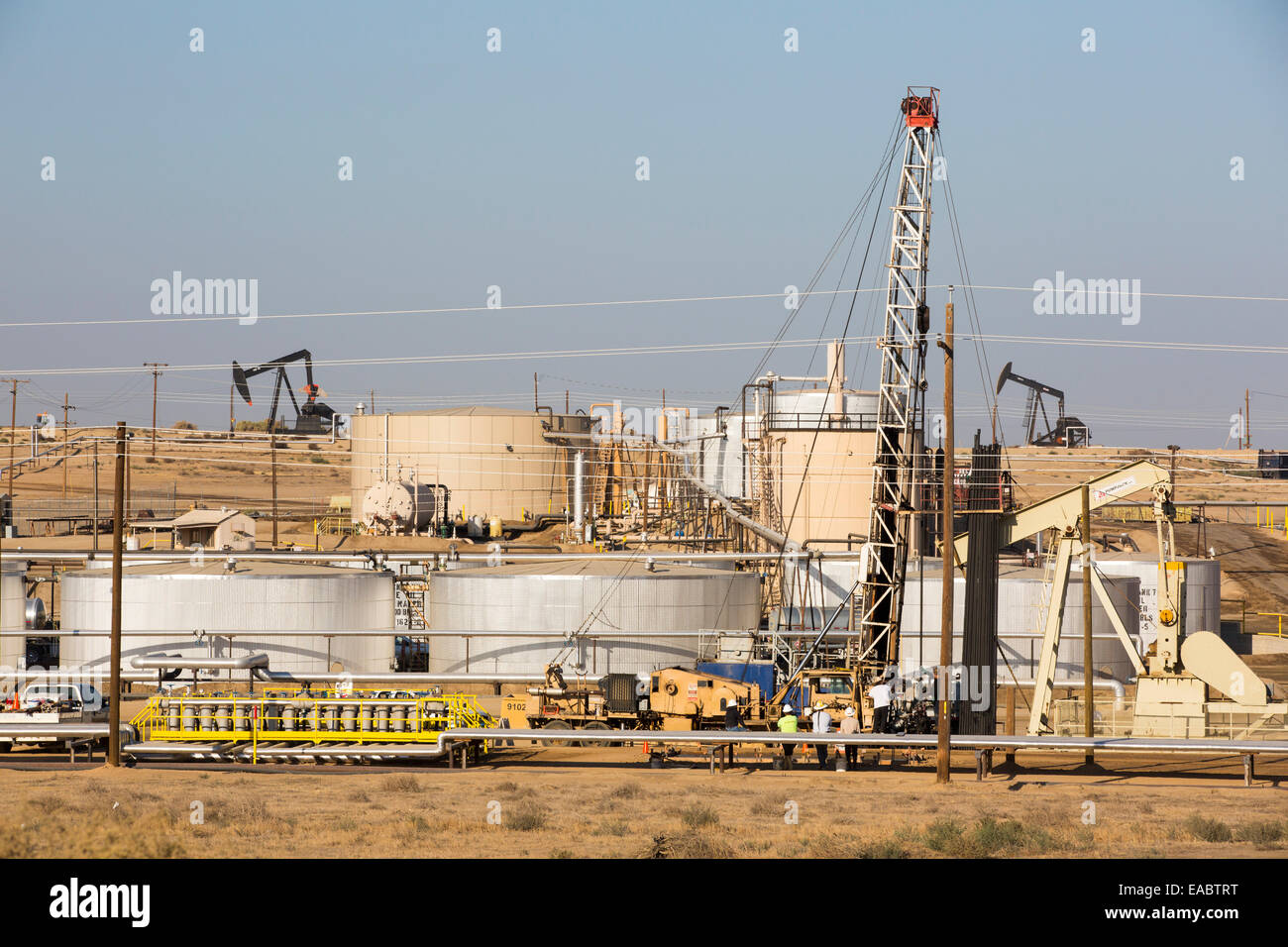 Kern river oil field hi-res stock photography and images - Alamy
