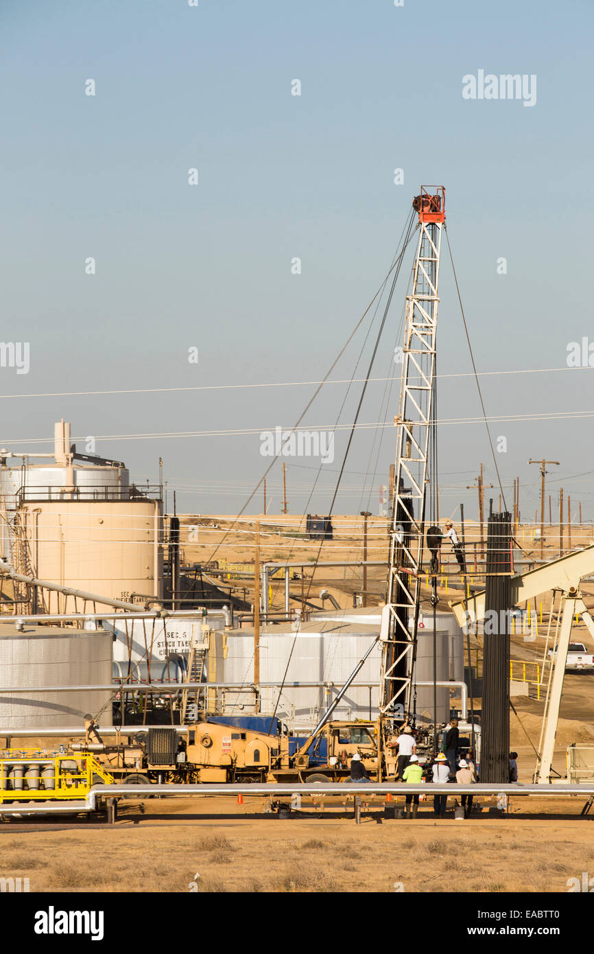 Kern river oil field hi-res stock photography and images - Alamy