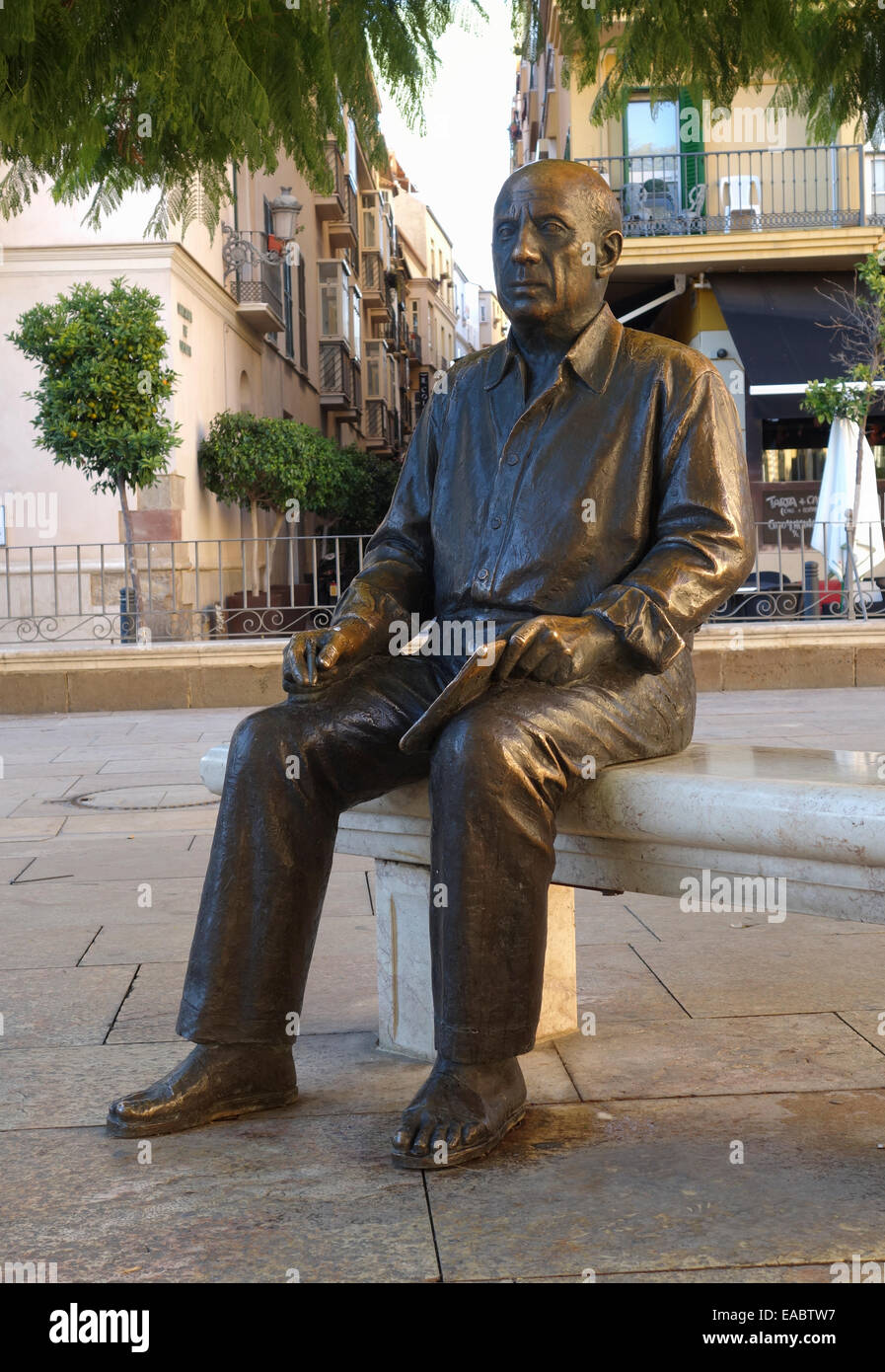 Pablo Picasso Bronze Sculpture, Pablo Picasso sitting on bench plaza ...