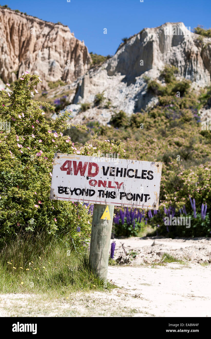 New Zealand South Island Omarama sign at Clay Cliff Stock Photo - Alamy