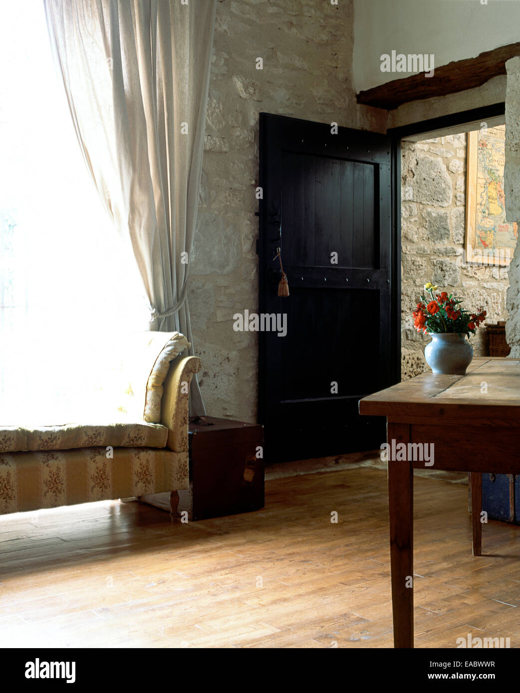 Traditional french house hi-res stock photography and images - Alamy