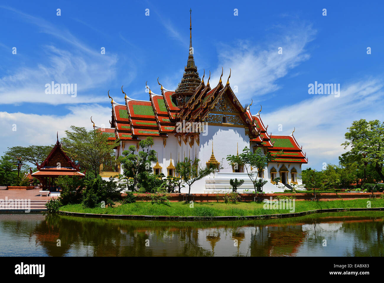 Dusit maha prasat palace hi-res stock photography and images - Alamy