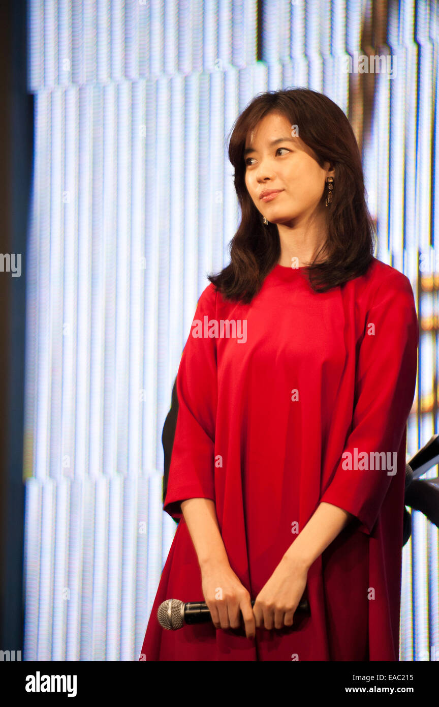 Actress Hyo-Joo Han attends premiere event for her first appearance in ...