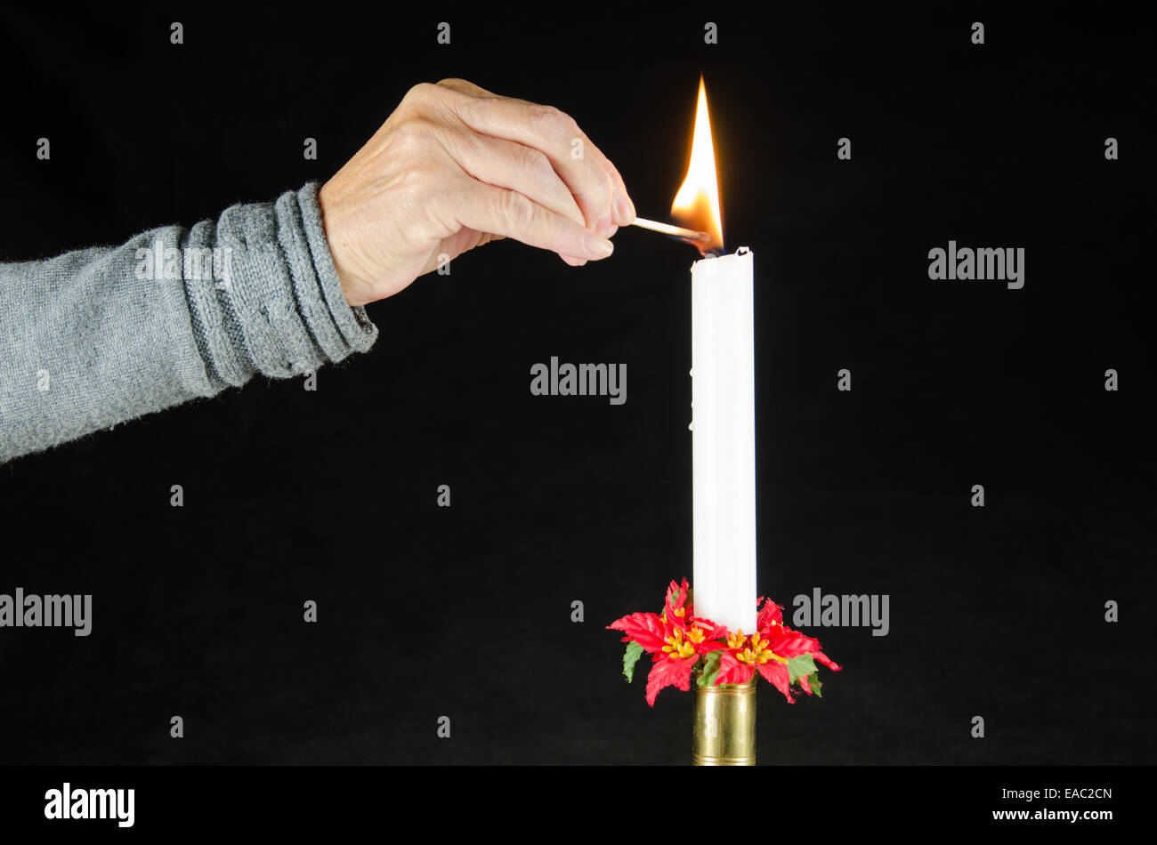 Lighting match hi-res stock photography and images - Alamy