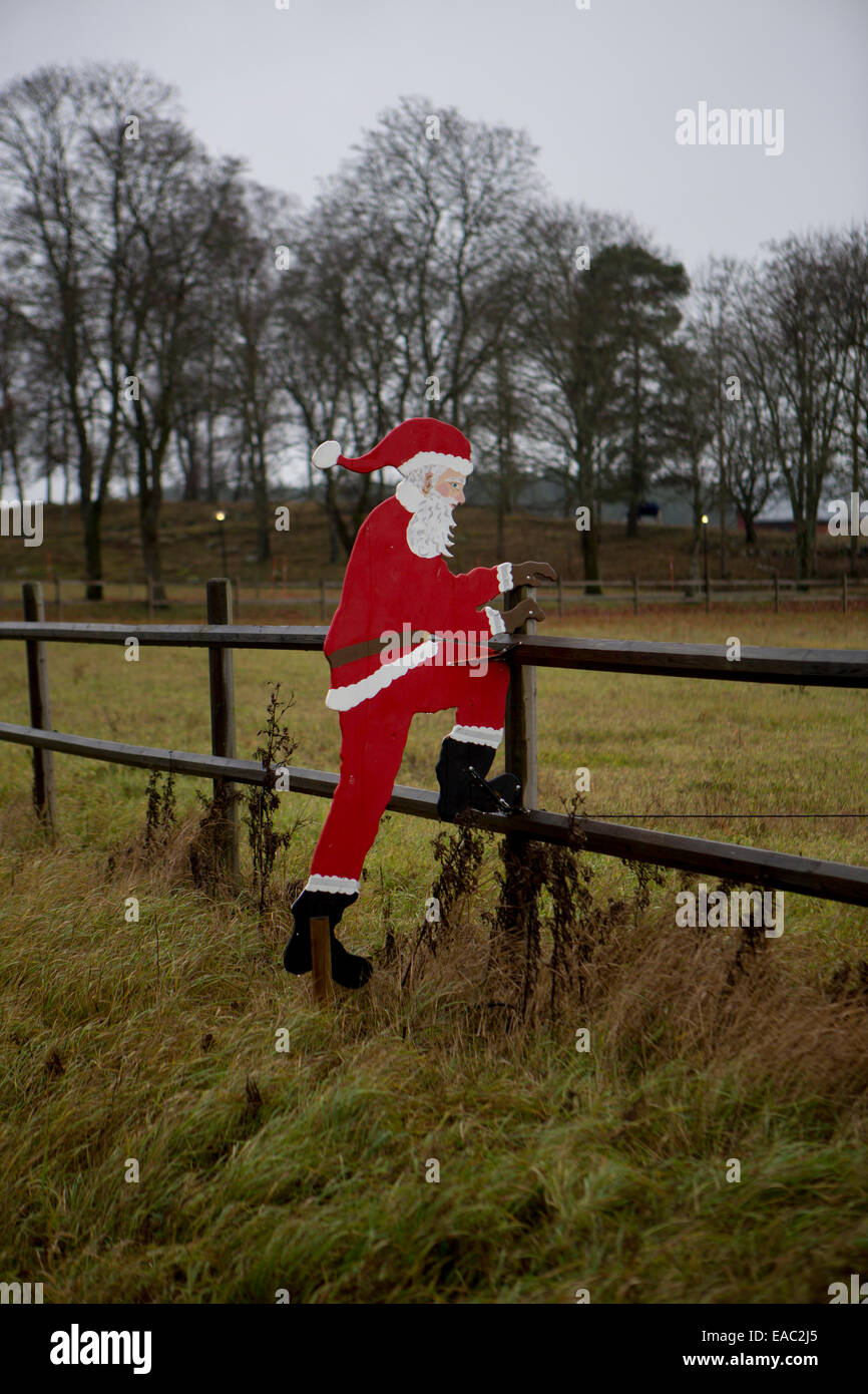 Paling fence hi-res stock photography and images - Alamy