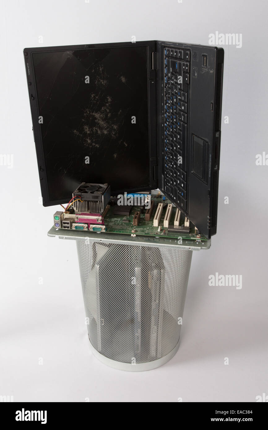 Computer trashed hi-res stock photography and images - Alamy