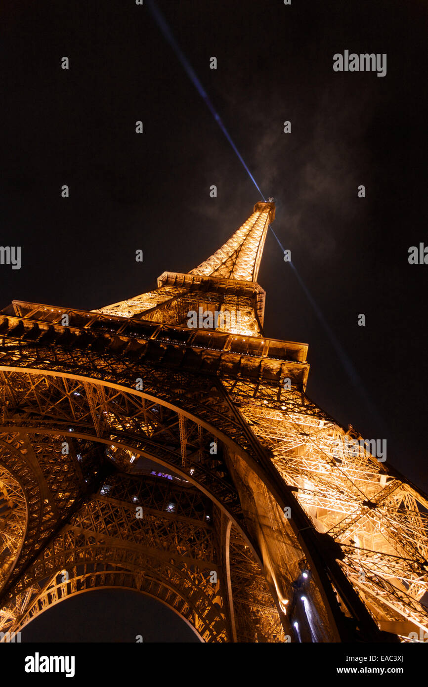 Eiffel tower at night with lights - editorial use only Stock Photo - Alamy