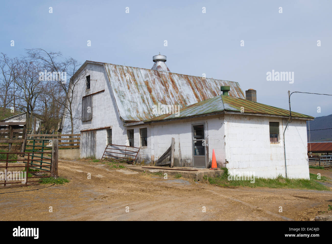Aging buildings hi-res stock photography and images - Alamy