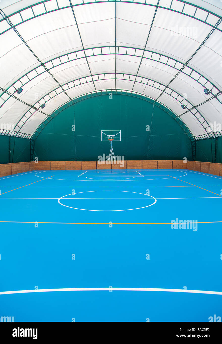 Basketball court indoor hi-res stock photography and images - Alamy