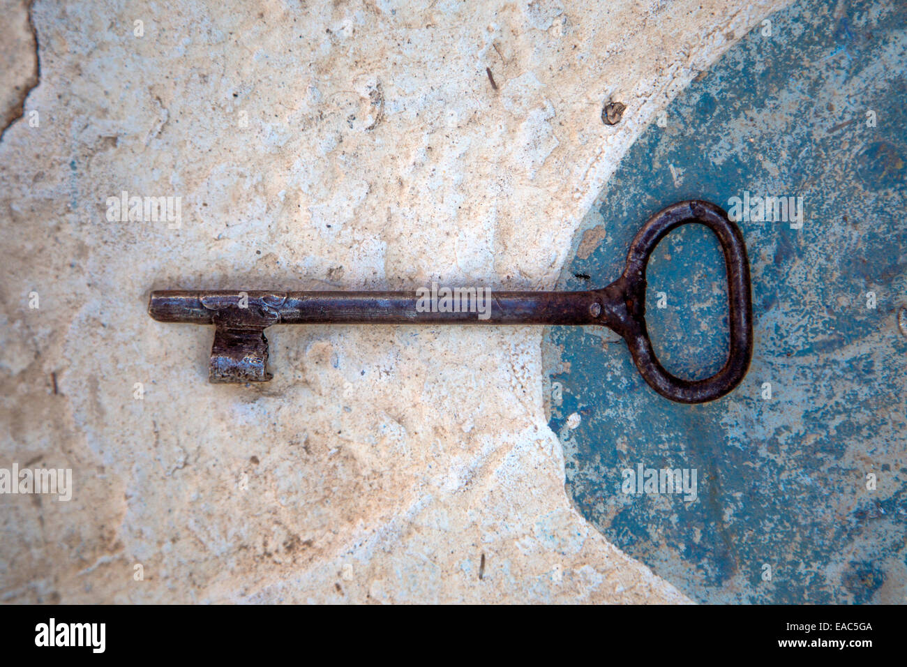 Old antique key hi-res stock photography and images - Alamy