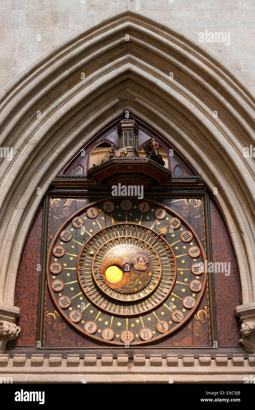 Wells cathedral clock hi-res stock photography and images - Alamy