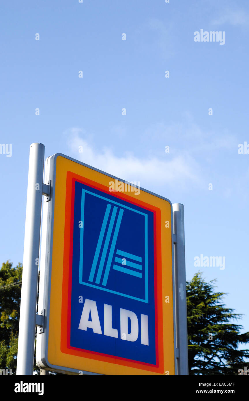 Aldi supermarket store sign hi-res stock photography and images - Alamy