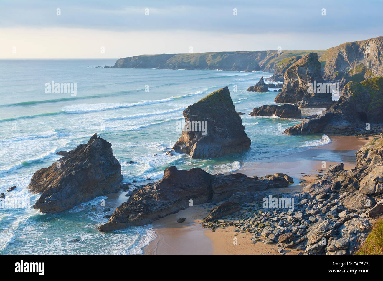 Sea stack bedruthan steps cornwall hi-res stock photography and images ...