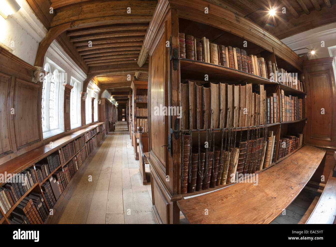 Leather bound books hi-res stock photography and images - Alamy