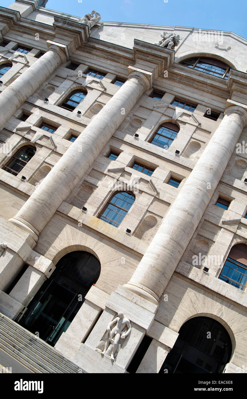 Piazza affari square hi-res stock photography and images - Alamy