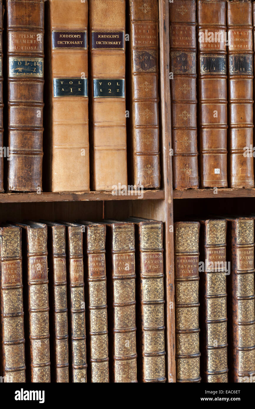 Chained books in library hi-res stock photography and images - Alamy