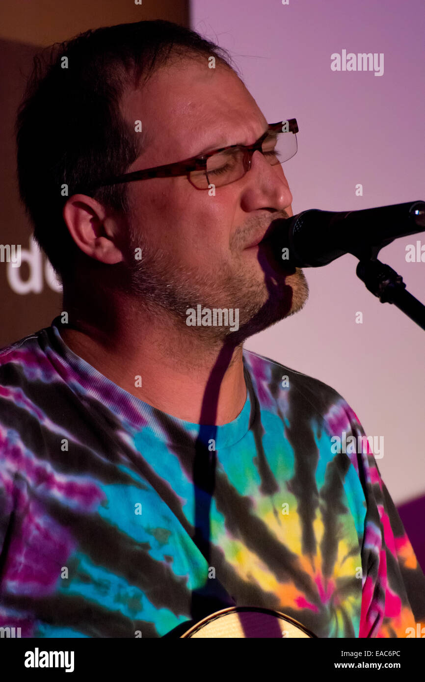 Live music tour hi-res stock photography and images - Alamy