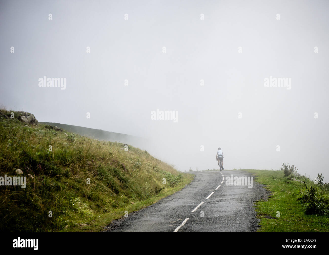 Bicycle fog hi-res stock photography and images - Alamy