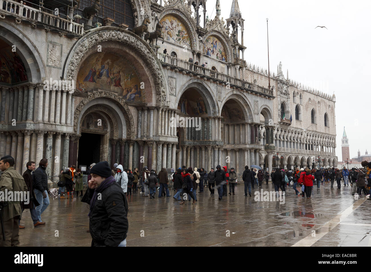 Doges palace main landmarks city hi-res stock photography and images ...